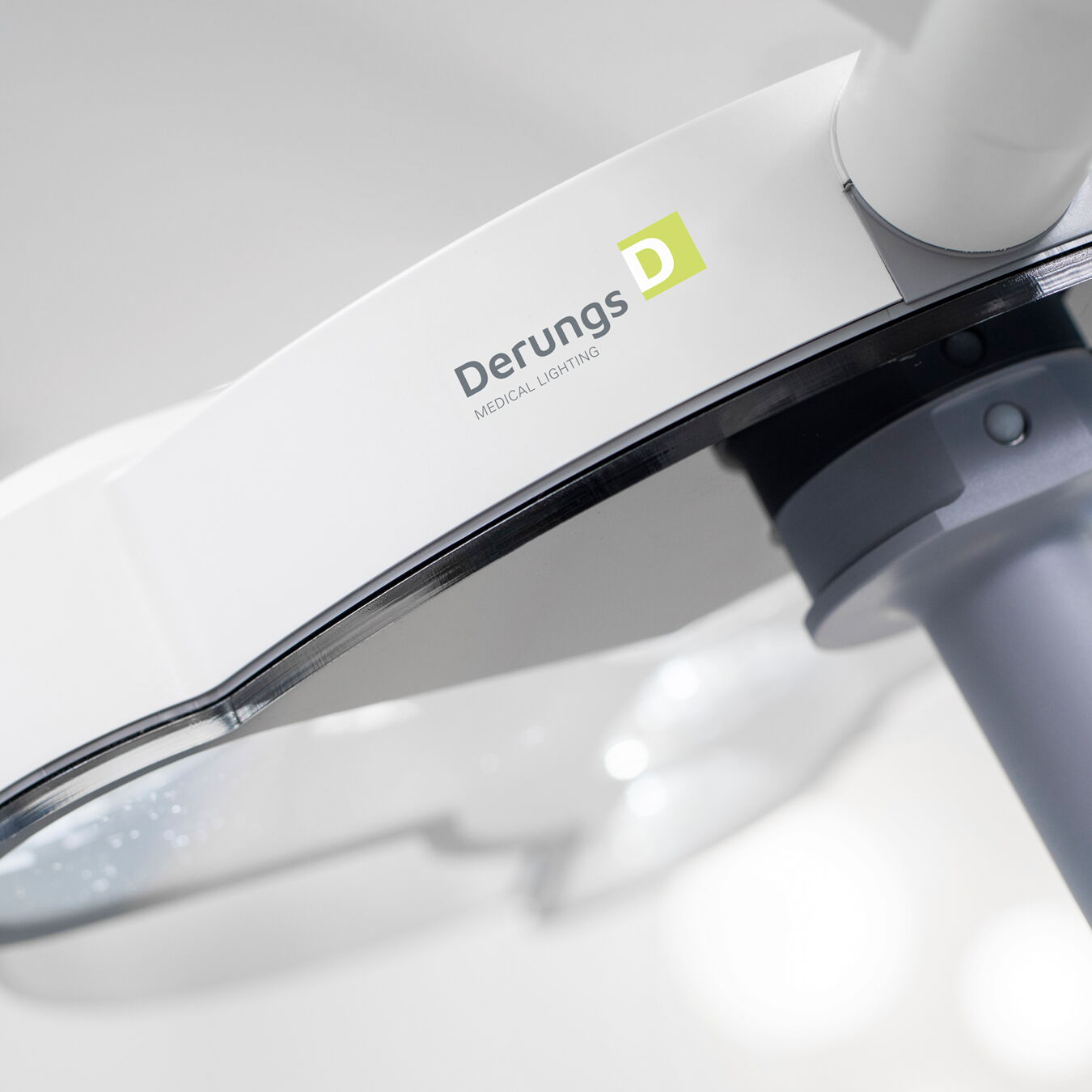 TRIANGO 80 Dr. Dr. Hager - Derungs Licht AG